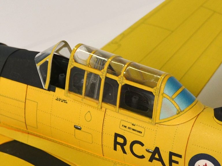 1/33 AT-6 CC&F Harvard RCAF 412 Trainer Paper Model - EcardModels