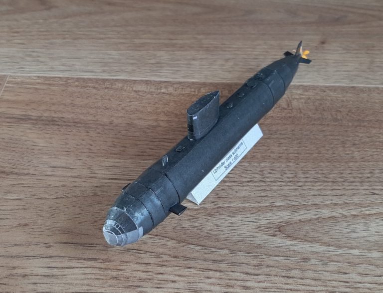 1/400 Upholder Class Submarine Paper Model - EcardModels