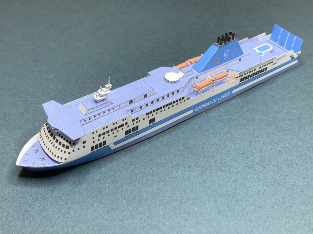 1/1250 Ferry CRUISE SMERALDA Paper Model - EcardModels