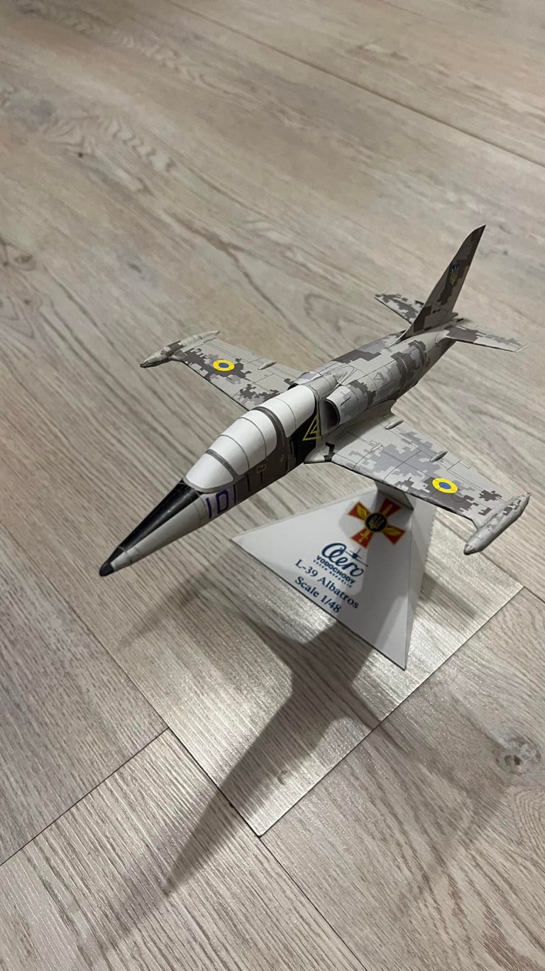 1/48 Aero L-39 Albatros - Ukraine Air Force Paper Model - EcardModels