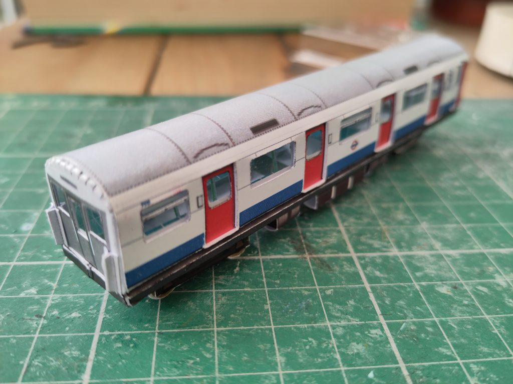 1:148 London Underground D78 stock, refurbished Paper Model - EcardModels