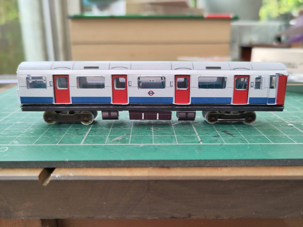 1:148 London Underground D78 stock, refurbished Paper Model - EcardModels