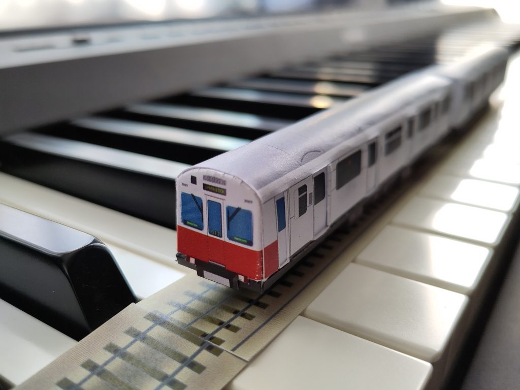 1:148 London Underground D78 stock, unrefurbished Paper Model - EcardModels