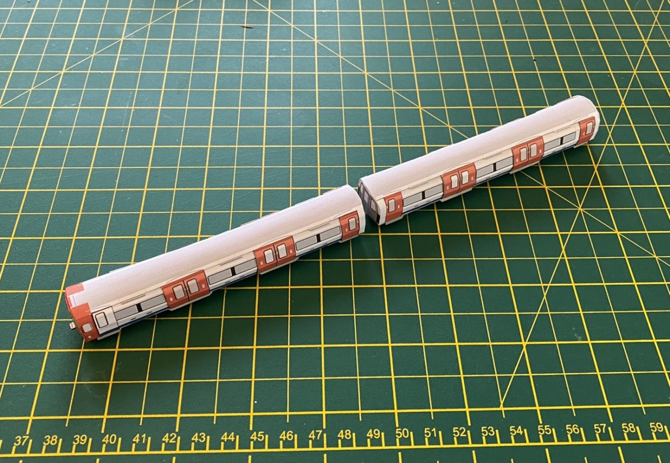 1/148 London Underground 1995/1996 stock Paper Model - EcardModels