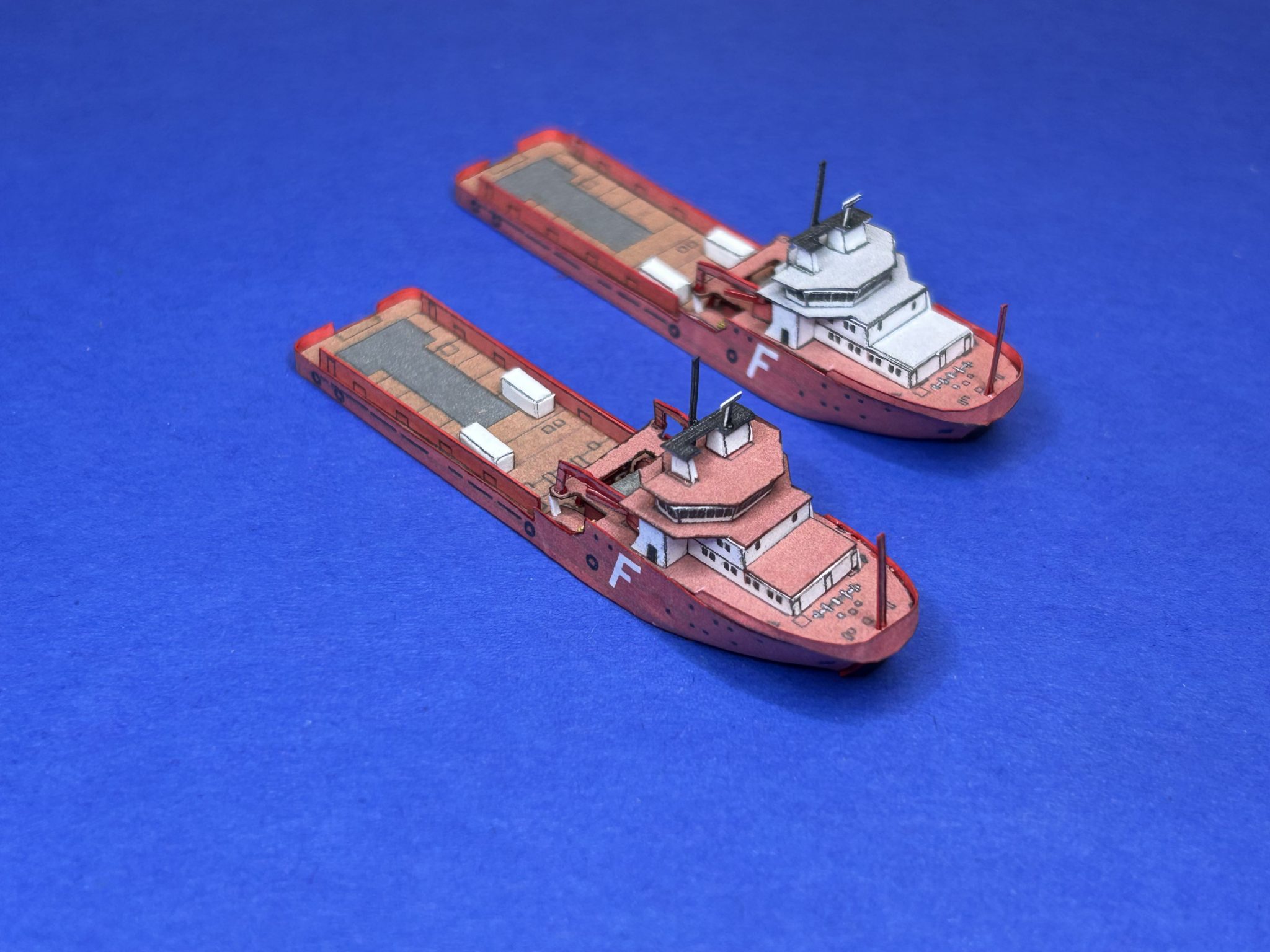 1/1250 Norwegian Anchor Handling Tug Supply Vessels FAR SENIOR and FAR ...