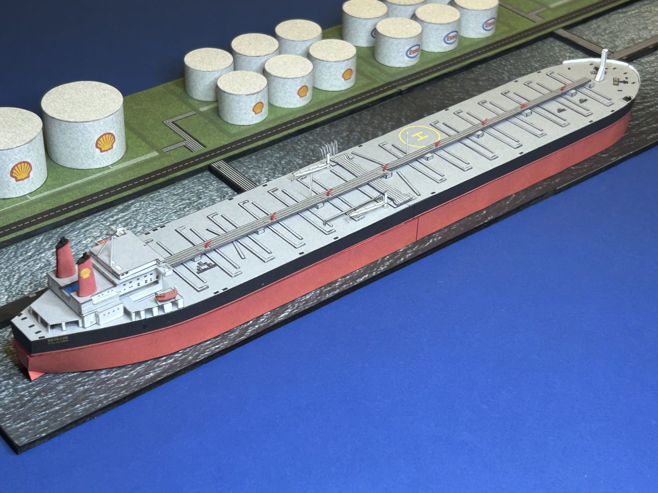 1/1250 Underwater Hull for Tanker BATILLUS, Paper Model - EcardModels