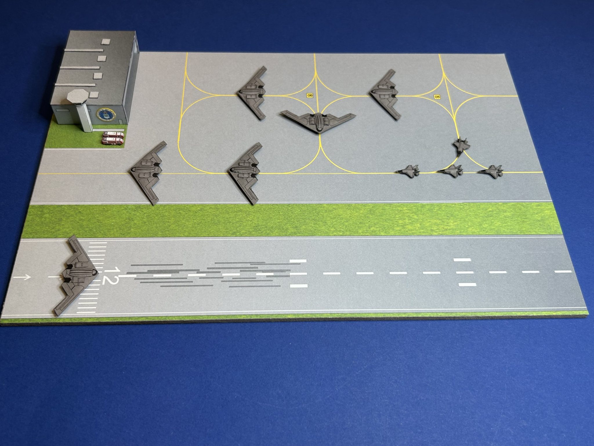 1/1250 US Airforce Airfield, Paper Model - EcardModels