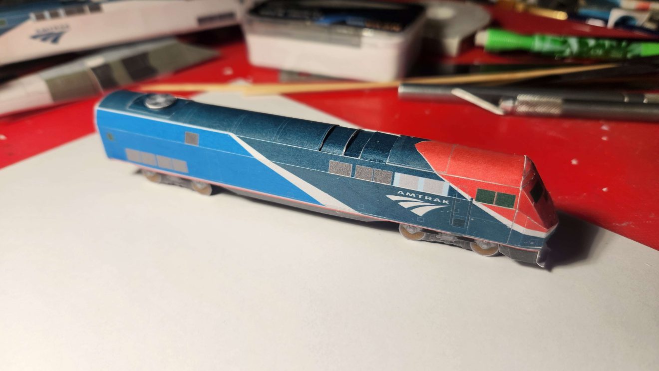 1/160 GE Genesis Locomotive Amtrak Phase VII Paper Model - EcardModels