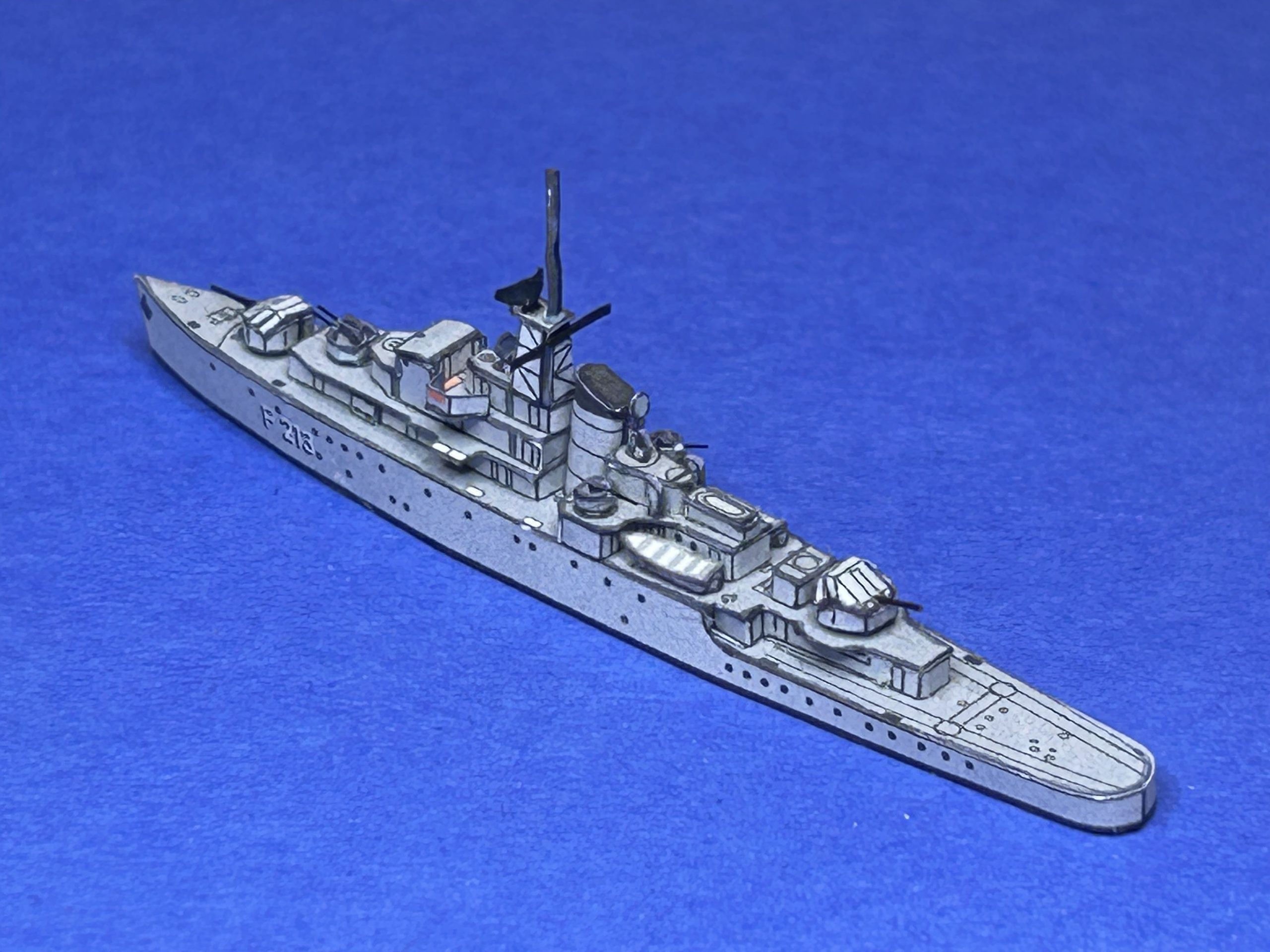 1/1250 German frigate F 213 SCHARNHORST, Paper Model - EcardModels