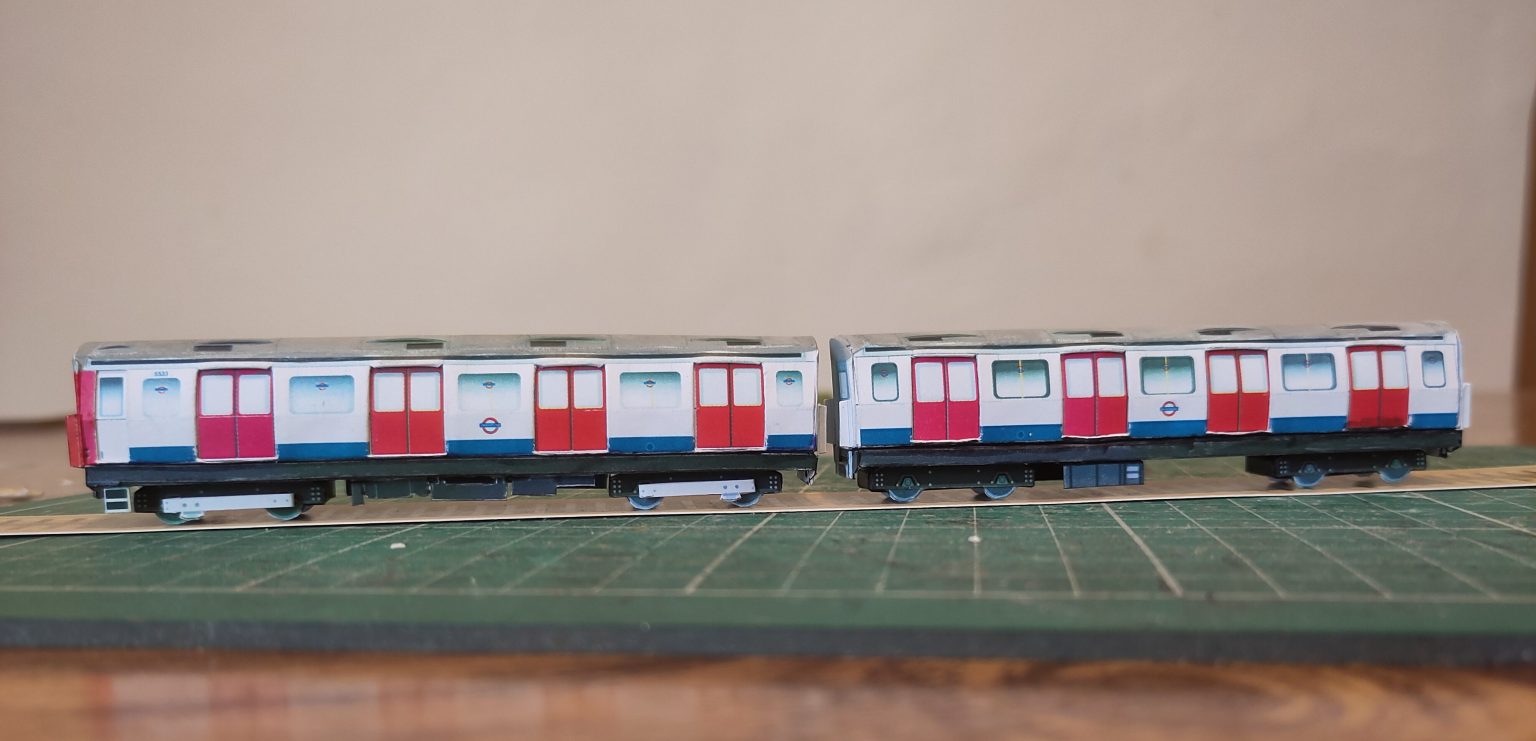 1:148 scale LU ‘C’ Stock train refurbished Paper Model - EcardModels