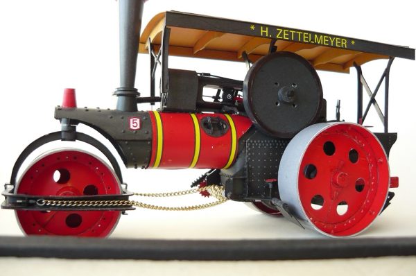 1/25 H. Zettelmeyer Steam Roller Paper Model - EcardModels